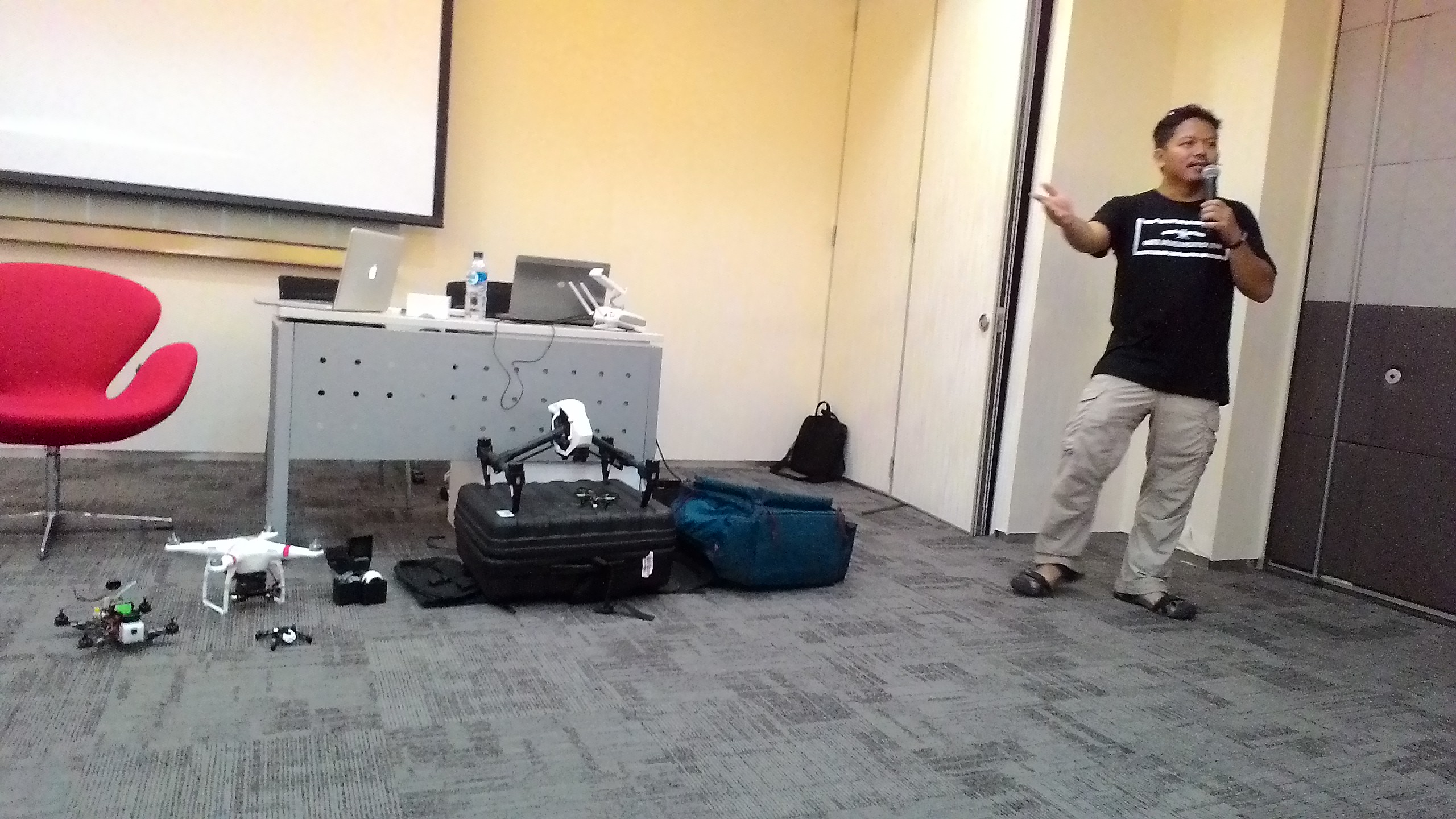 Bobby Gunawan, Wartawan Underground yang Jadi Pakar Drone – jojoraharjo.com