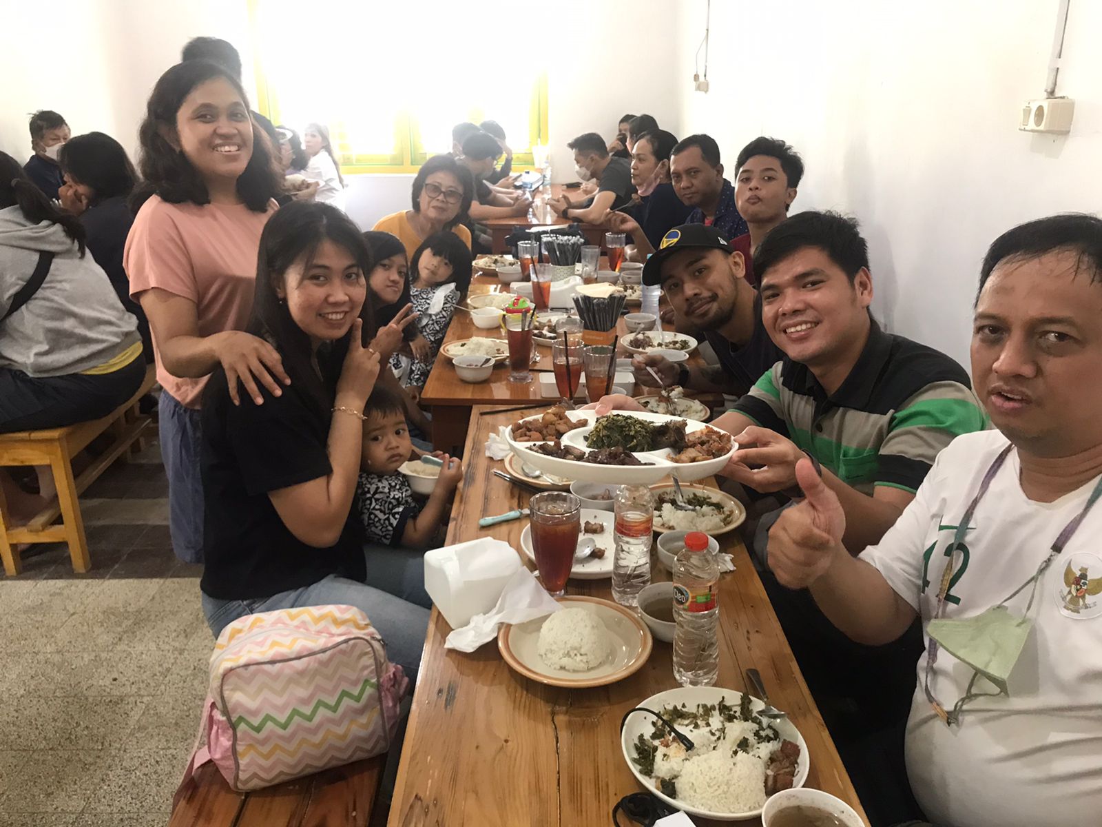 Raja Tore Khas NTT Menyihir Lidah Penggila Babi Asap Surabaya ...