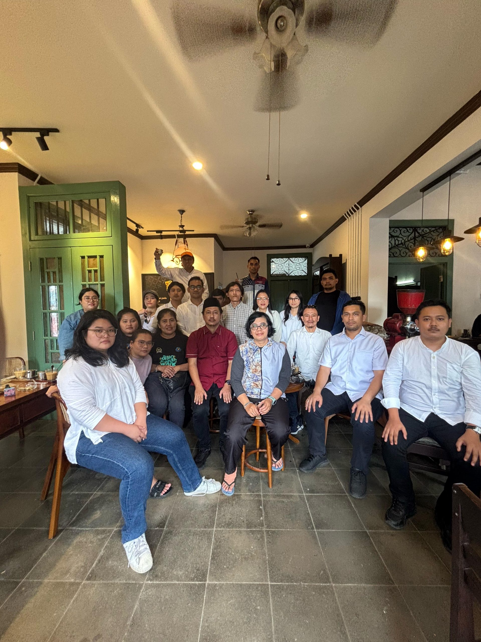 Kopi Bah Sipit Legendaris – jojoraharjo.com